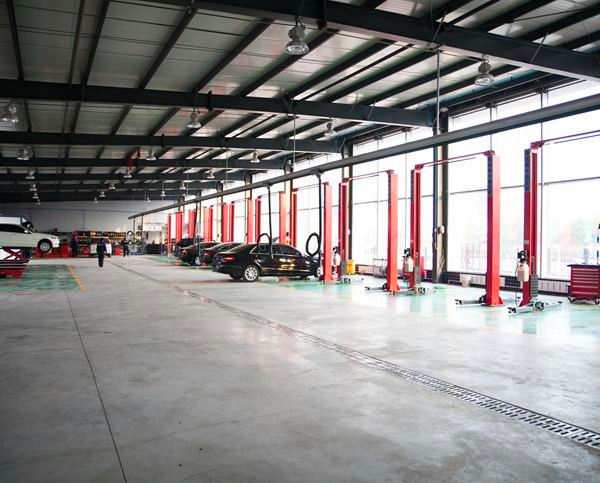 Prefabricated Metal Workshop Buildings Steel Structure For Auto Service ...